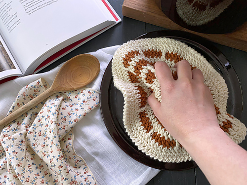 Ravelry: Encircle Me Potholder pattern by Dayna Perry Ravelry: Encircle Me Potholder pattern by Dayna Perry