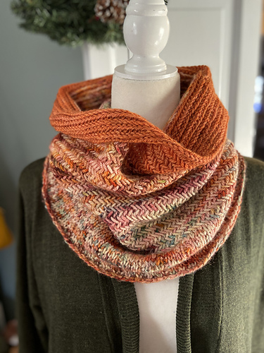 Ravelry: Fireheart Cowl pattern by Tif Neilan