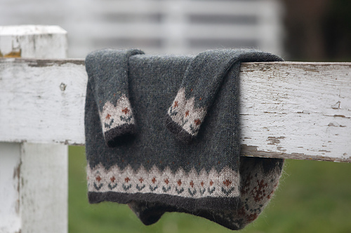 Ravelry: Miðalda (Midhalda) pattern by Julia Reddy