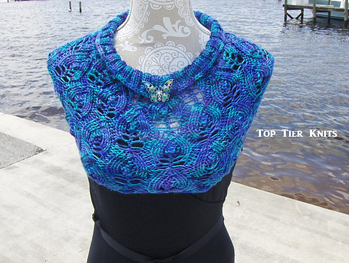 Ravelry: Sapphire River Cowl pattern by Top Tier Knits