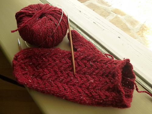 Ravelry: 46th Parallel North Mittens pattern by Natalie Marshall