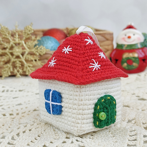 Ravelry: The Magic Little House pattern by Maria Ufimtseva