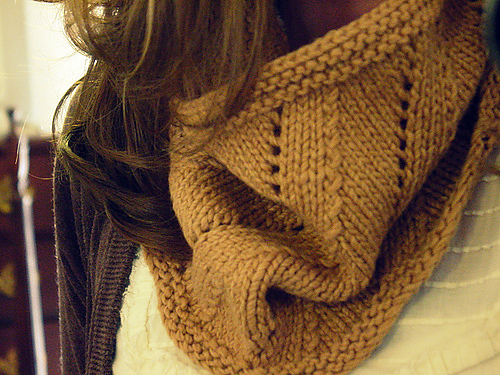 Ravelry: TraceyNicole's mommy cowl