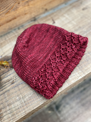 Ravelry: Diamond Brim Beanie pattern by Jennifer Weissman