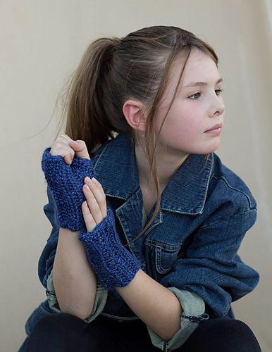 Ravelry: Chelsea Waves Fingerless Gloves pattern by Sweet Potato ...