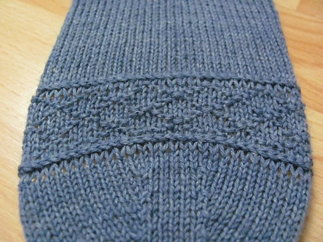 Ravelry: Zeitlos schön mit dezenter Musterbodüre pattern by Manuela ...