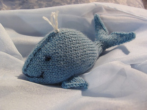 Ravelry: knit a whale pattern by Doreen Blask