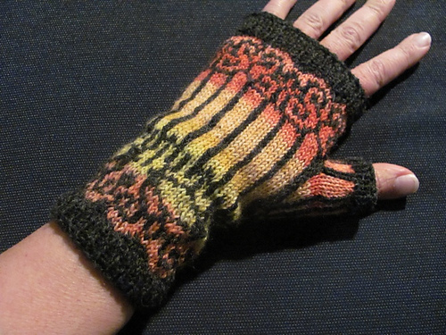 Ravelry: Ironwork muffatees & hats pattern by bunnymuff - Mona Zillah