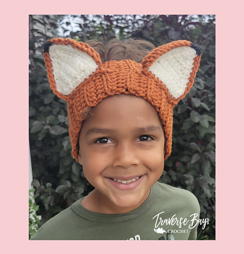 Ravelry: Fox Ears Headband pattern by Laura Brian