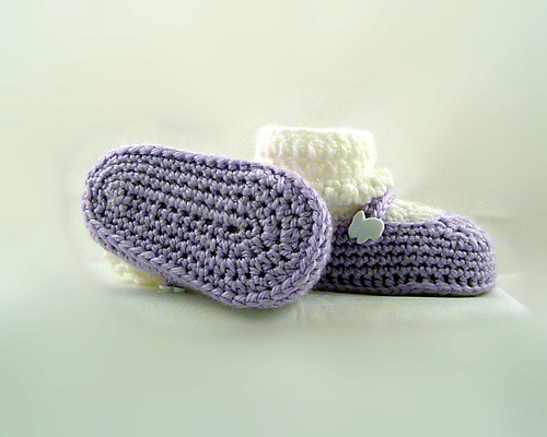 Ravelry: Mary Jane Baby Bootie BB1002 pattern by Barbara Travis
