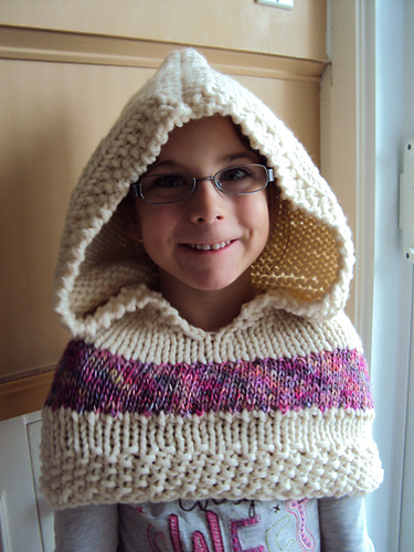 Ravelry: Col Capuche pattern by Tricot Nathy
