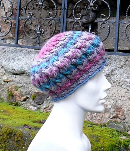 Ravelry: Hat Lori pattern by Camille Coizy Delahaie