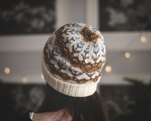 Ravelry: Iris hat pattern by Trin-Annelie