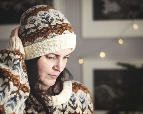 Ravelry: Iris hat pattern by Trin-Annelie