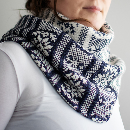 Ravelry: Midnight cowl pattern by Trin-Annelie