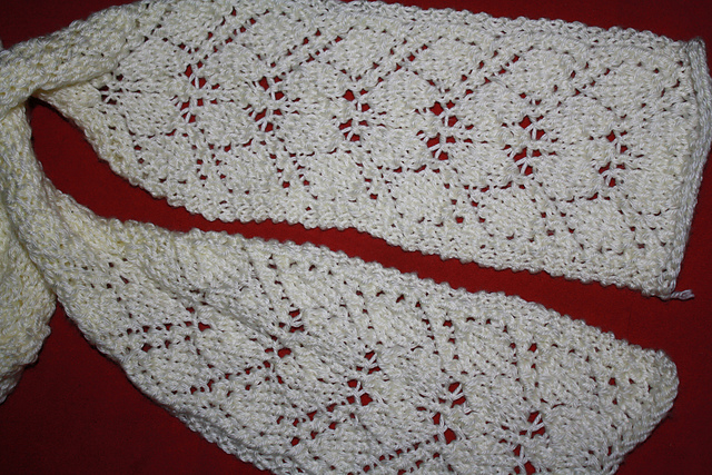Ravelry: Leaf lace Scarf pattern by Marcie Hosie from Blue Moon Alpacas llc