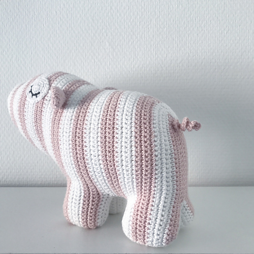 Ravelry: Bertha the Piggy/Grisen Bertha pattern by Nuno Trolle