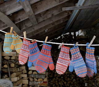 Ravelry: Aunt Martha's Mittens pattern by Mary O'Shea