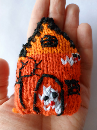 Ravelry: Halloween House (Ghosts) pattern by TwinsDesign