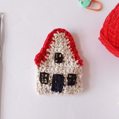 Ravelry: Small House pattern by TwinsDesign