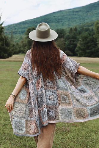 Ravelry: Helios Poncho pattern by Alexandra Tavel