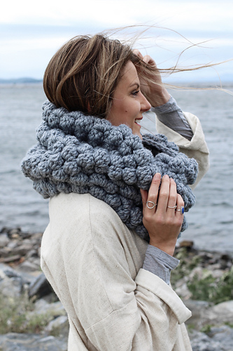 Ravelry: Cumulus Cowl pattern by Alexandra Tavel