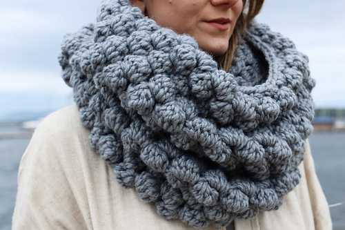 Ravelry: Cumulus Cowl pattern by Alexandra Tavel