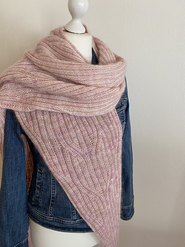 Ravelry: Coral Reef Wrap pattern by Lisa Hannes