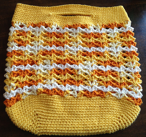 Ravelry: Shell-Shopped Bag pattern by Tyrneathem