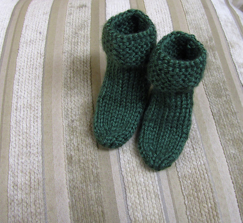 Ravelry: Basic Worsted Newborn Socks pattern by Lacie Zoller