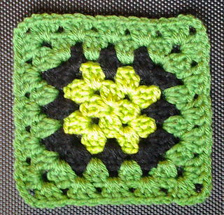 Ravelry: U2Sadie's Tri-Tonal Traditional Granny Square