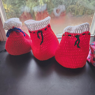 Ravelry: The Santa Sack pattern by Liliana Dailey