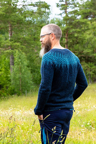 Ravelry: Plumose Yoke Jumper pattern by Laura Barkla