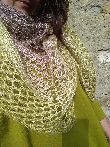 Ravelry: Châle Khâla. pattern by Stéphanie Jefford