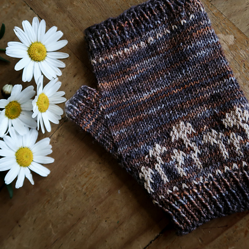 Ravelry: Circle of the Fae Mushroom Mitts pattern by Sophie Skinner