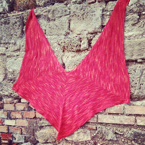 Ravelry: Contiguous Symmetric Shawl pattern by UniqueCreazioni