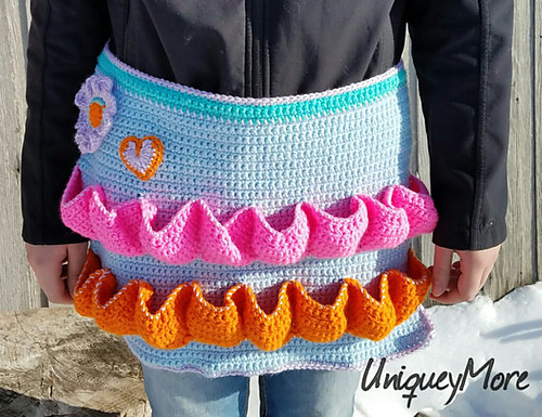 Ravelry: The Original Egg Gathering Apron pattern by Uniquely More