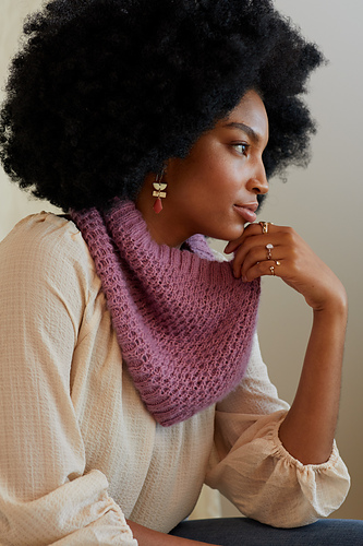 Ravelry: Rosette Cowl pattern by Rachel Brockman
