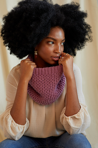 Ravelry: Rosette Cowl pattern by Rachel Brockman
