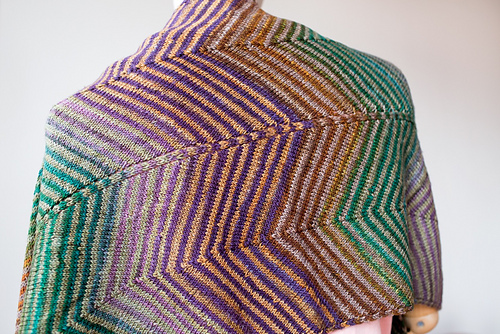 Ravelry: Uneek Fingering Chevron Scarf pattern by Urth Yarns