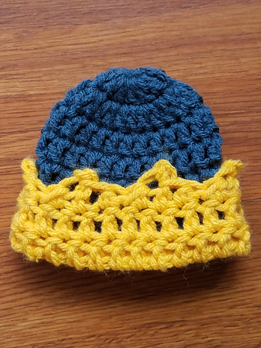 Ravelry: Crown Preemie and Newborn Hat pattern by Jessica Robbins