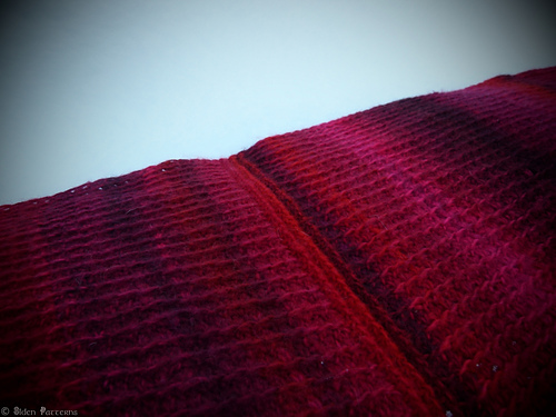 Ravelry: Holly Red pattern by Olden Patterns