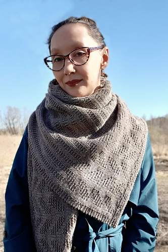 Ravelry: Comfy Asymmetrical Shawl pattern by Venera Sharipova
