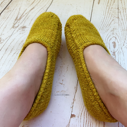 Ravelry: Wilderness Slippers pattern by Claire Slade