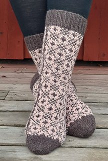 Ravelry: Edie socks pattern by Veronica Forsberg