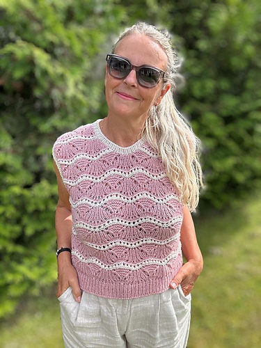 Ravelry: VesterbyCrea Wave Top pattern by Thea Vesterby