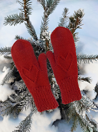 Ravelry: Arched Gusset Heart Mittens pattern by Svetlana Gibadullina