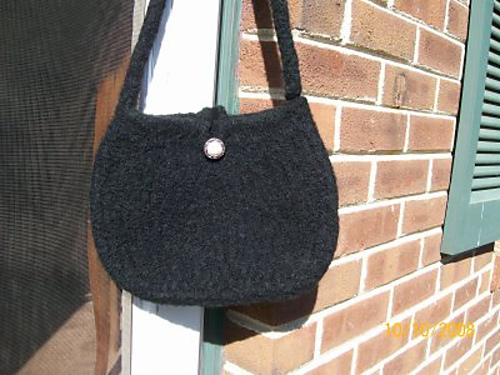 Ravelry: Easy Felted Bag pattern by Betty Clay
