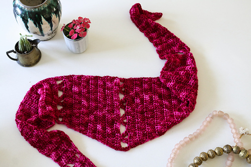 Ravelry: Crochet Cashmere Bandit pattern by Vickie Howell