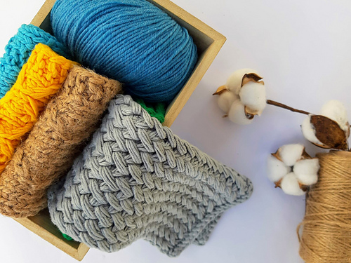 Ravelry: Potholder - A chain mail pattern by Vicky Moroz